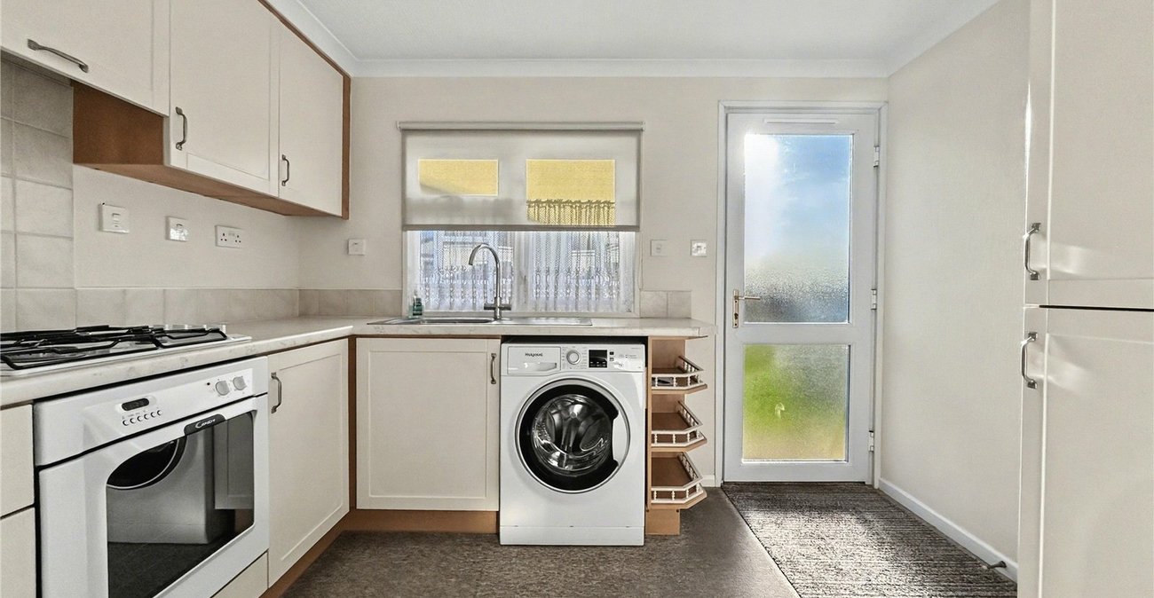 bungalow for sale in Otterham Quay Lane, Rainham, ME8 | Robinson ...