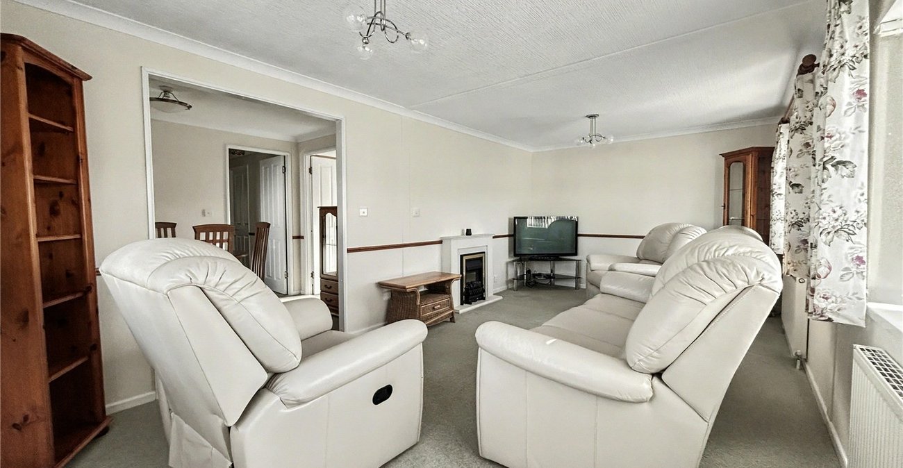 bungalow for sale in Otterham Quay Lane, Rainham, ME8 | Robinson ...