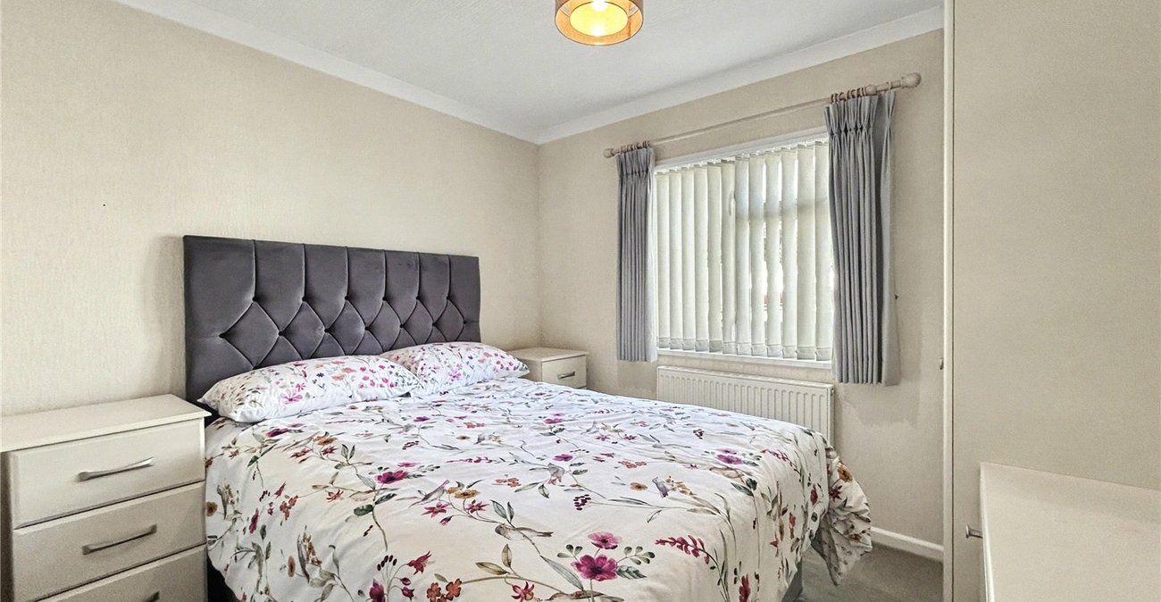 bungalow for sale in Otterham Quay Lane, Rainham, ME8 | Robinson ...