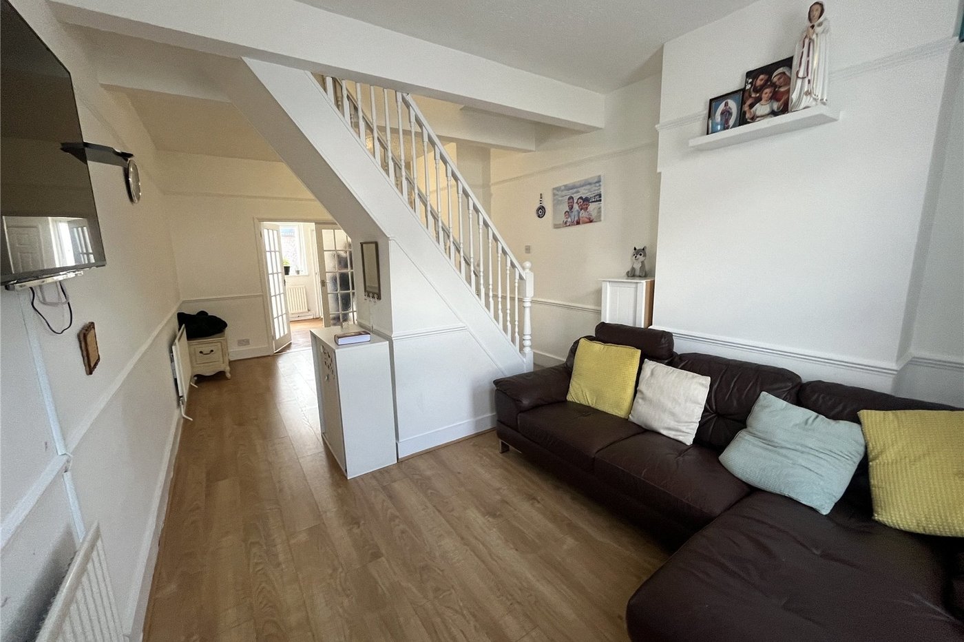 House For Sale In Northfleet Kent Da11 Robinson Michael And Jackson