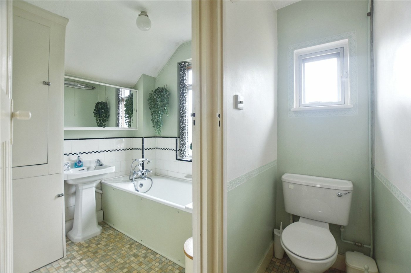 house for sale in Bexley, DA5 | Robinson Jackson